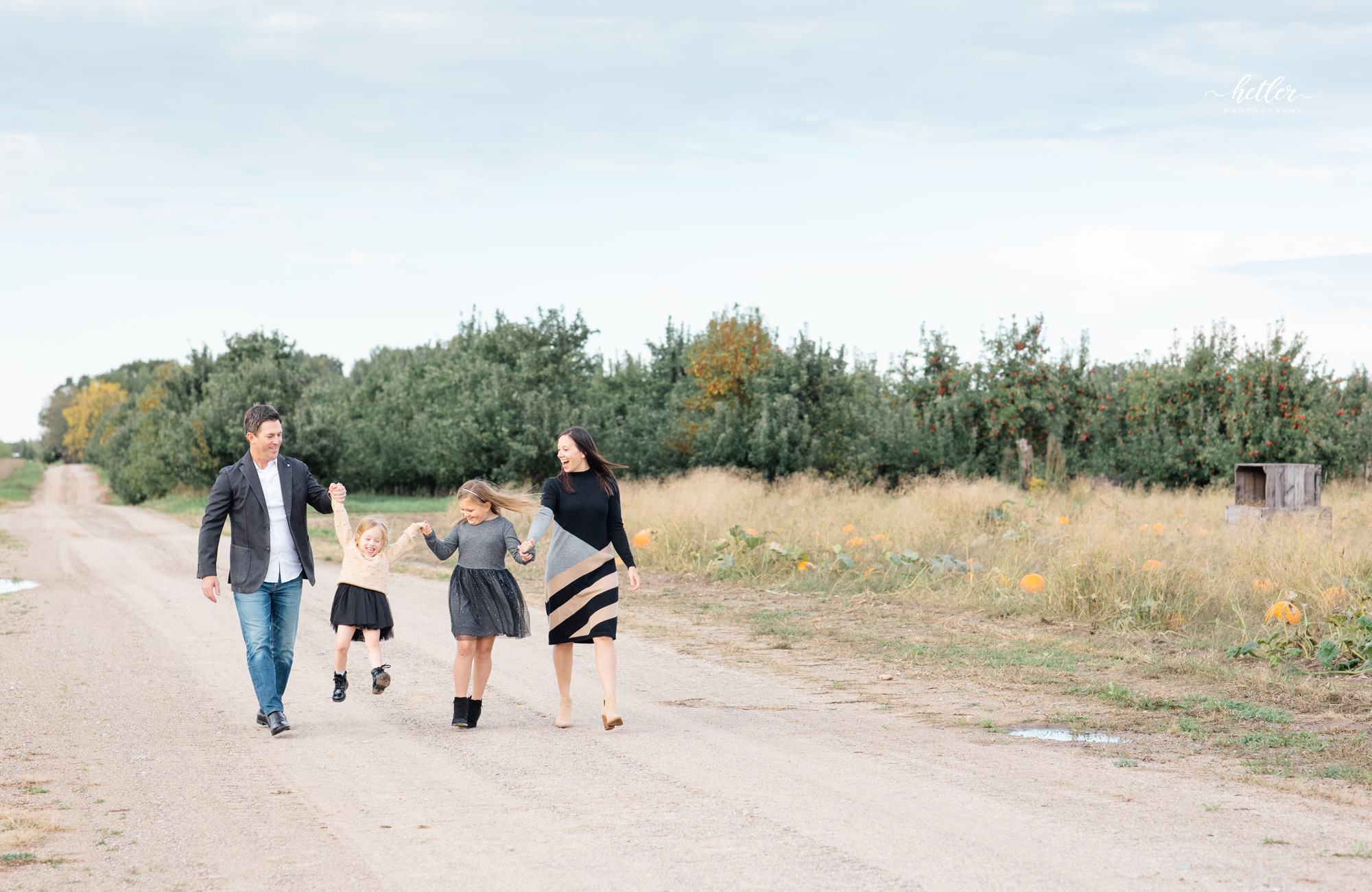 Frugthaven Farm Family Session | Kellie Hetler Photography