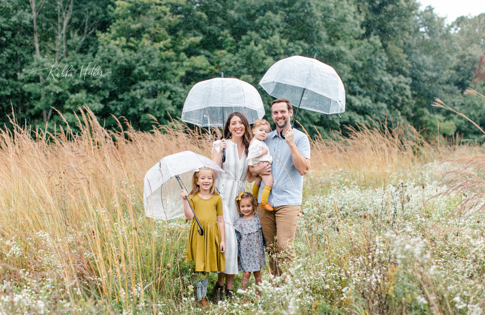 Grand Rapids Family Photos in the Rain | Kellie Hetler Photography